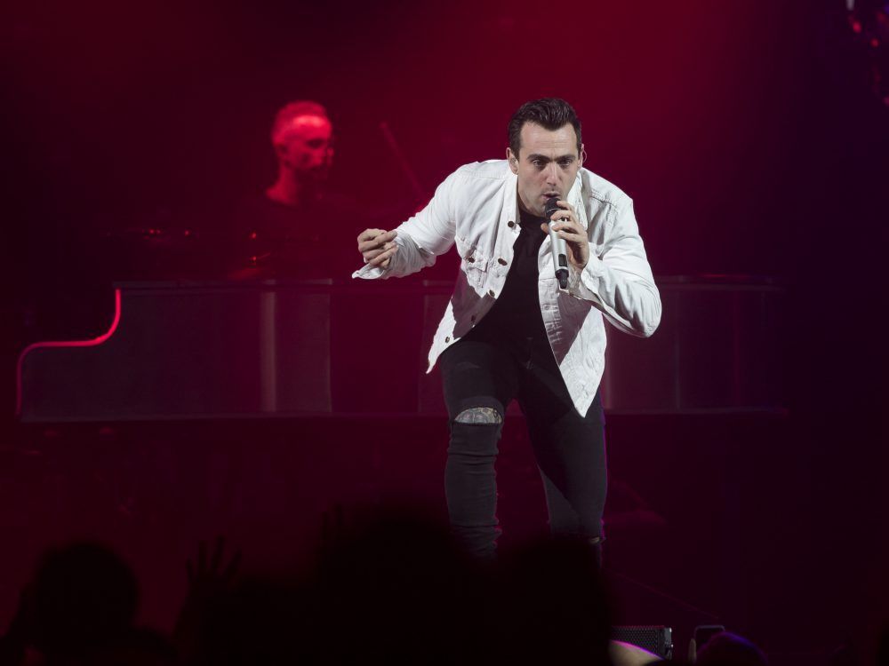 The tour goes on: Fans stand by Hedley amid sexual-misconduct ...