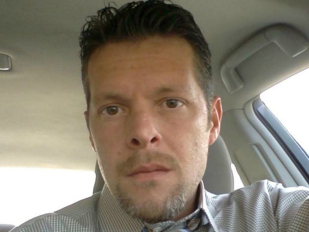 'A multiple murder of family': Suspect among five dead after Kentucky ...