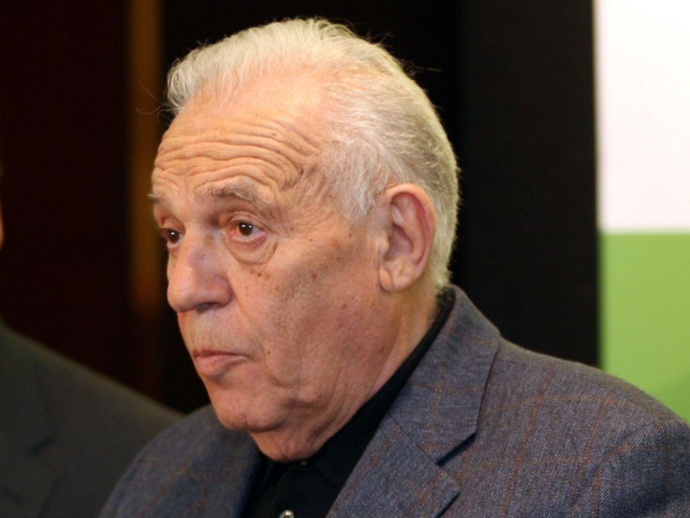 Memorial held today for former B.C premier Dave Barrett, 87 ...