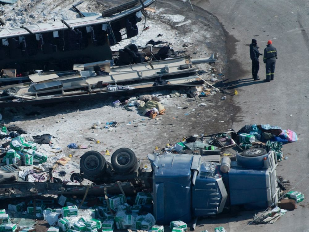 Humboldt Broncos bus crash: What the photos show about the point of ...