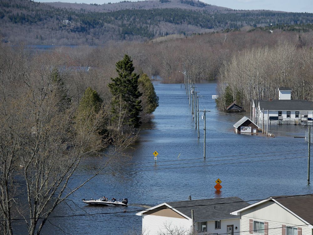 N.B. issues emergency warnings on rising 'heavily contaminated' flood ...