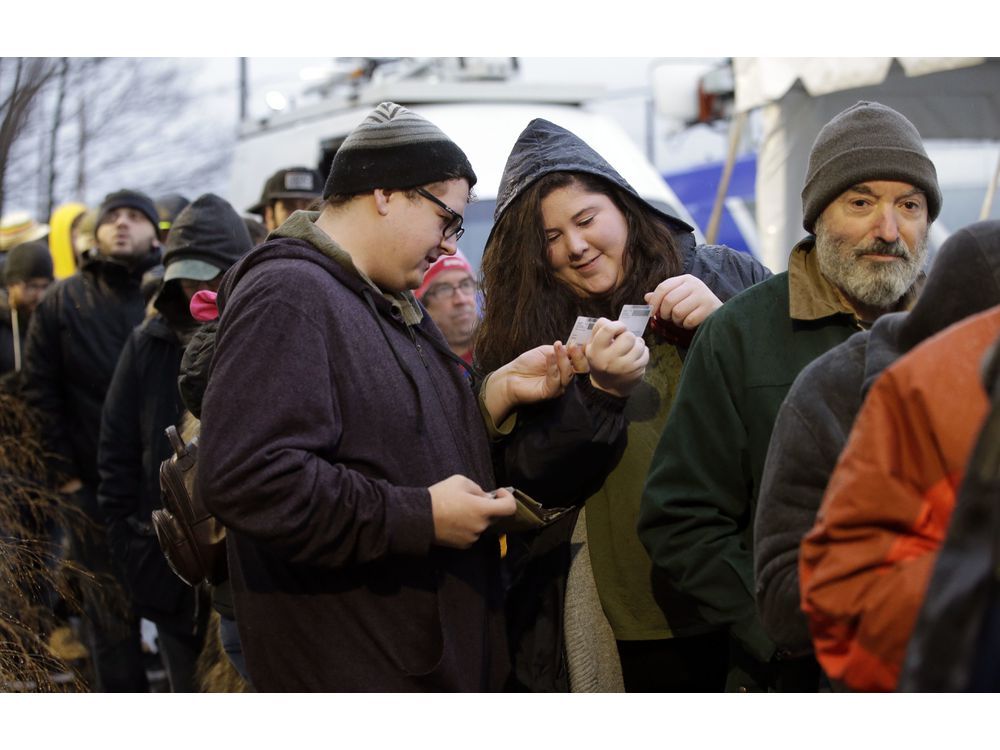 Green Tuesday: Crowds line up at 1st East Coast pot shops | National Post
