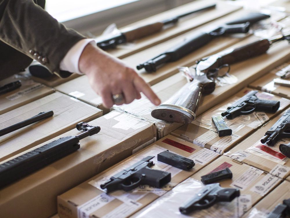 Toronto man charged after allegedly pointing fake shotgun at paramedics ...