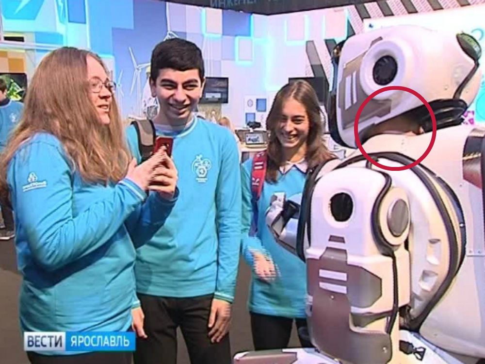 'Boris' the robot wows students at Russia robotics forum. Oh wait, what ...
