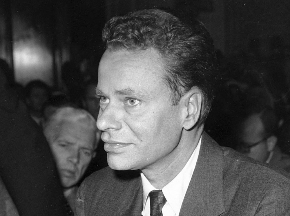 Charles Van Doren, dashing contestant on rigged 1950s game show 'Twenty ...