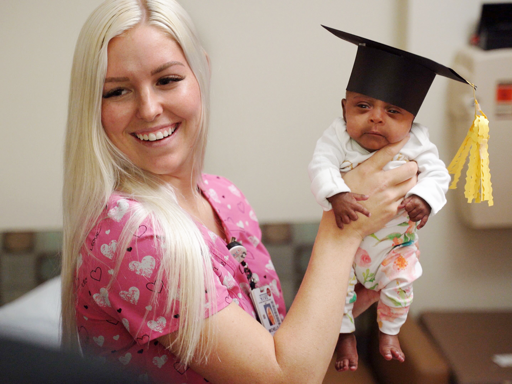 Newborn who weighed 8.6 ounces at birth believed to be world's smallest ...