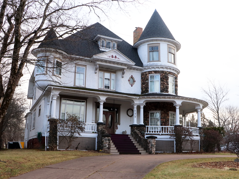 Want to buy a mansion? Meet the small town with the hottest real-estate ...