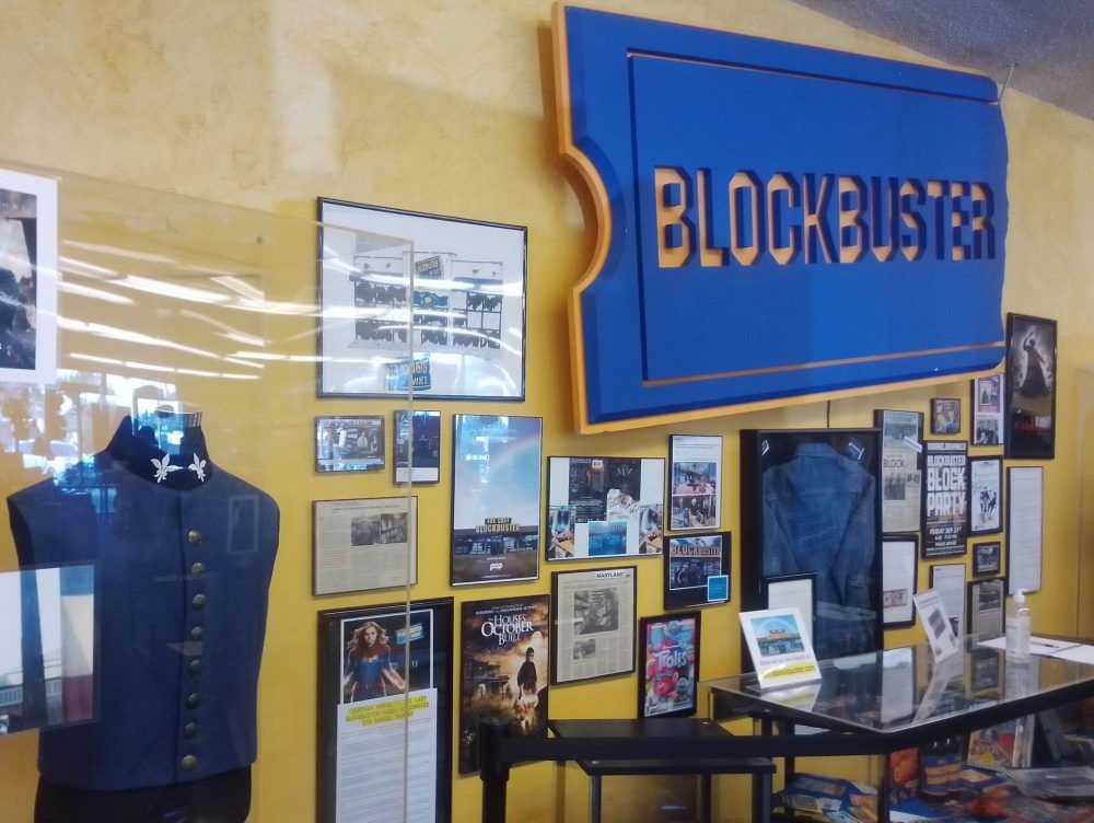 Relax and rewind: World's last Blockbuster store is offering '90s ...