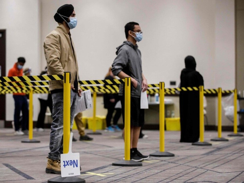 Tristin Hopper: Delaying doses for four months is the smartest thing ...