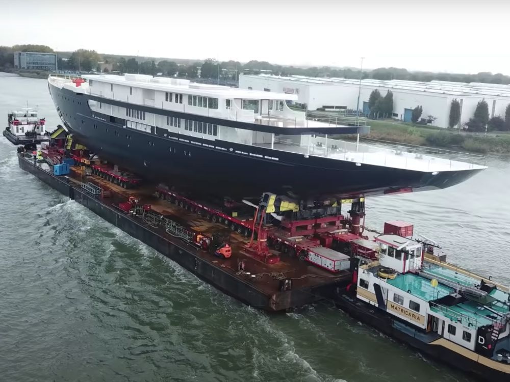 Jeff Bezos’s giant new superyacht to force dismantling of historic ...