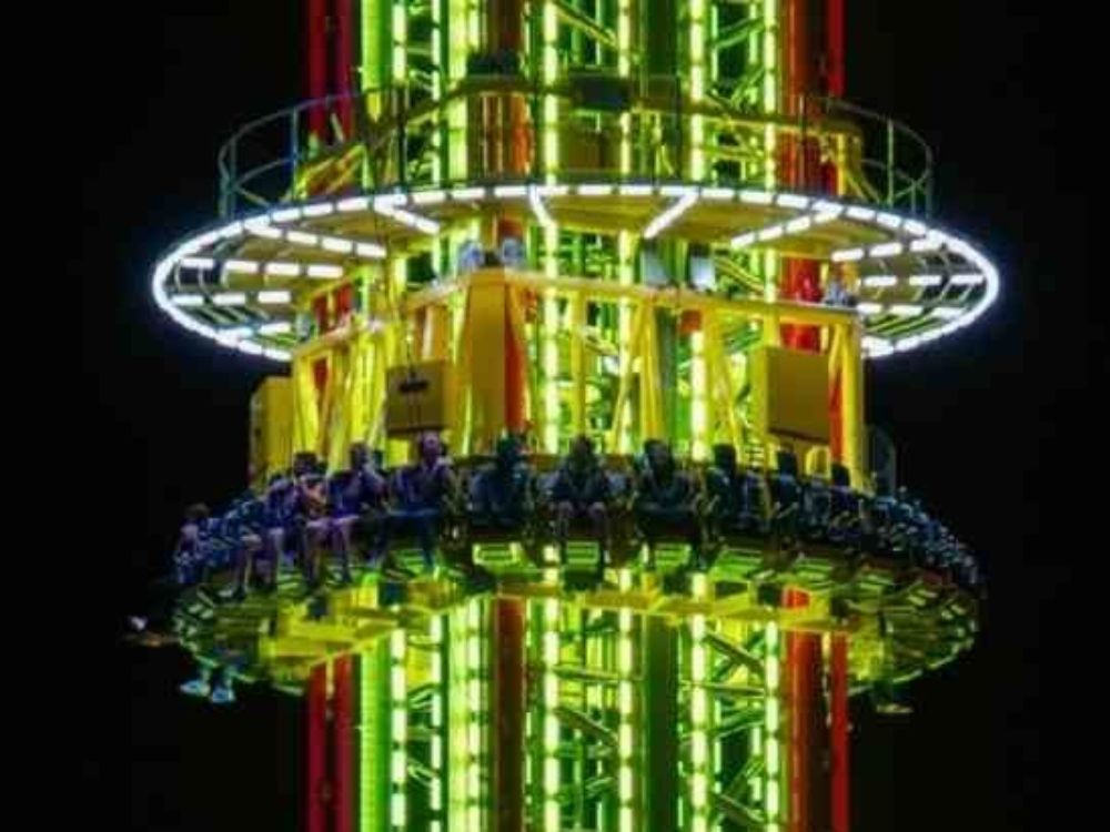 Boy, 14, falls to death from world's largest drop tower in Orlando ...
