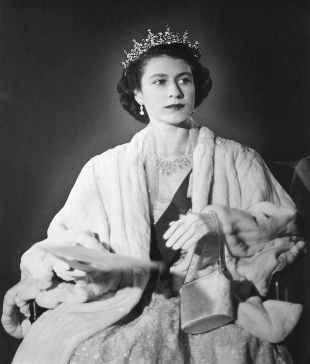 How a Canadian photojournalist captured iconic photos of Elizabeth ...