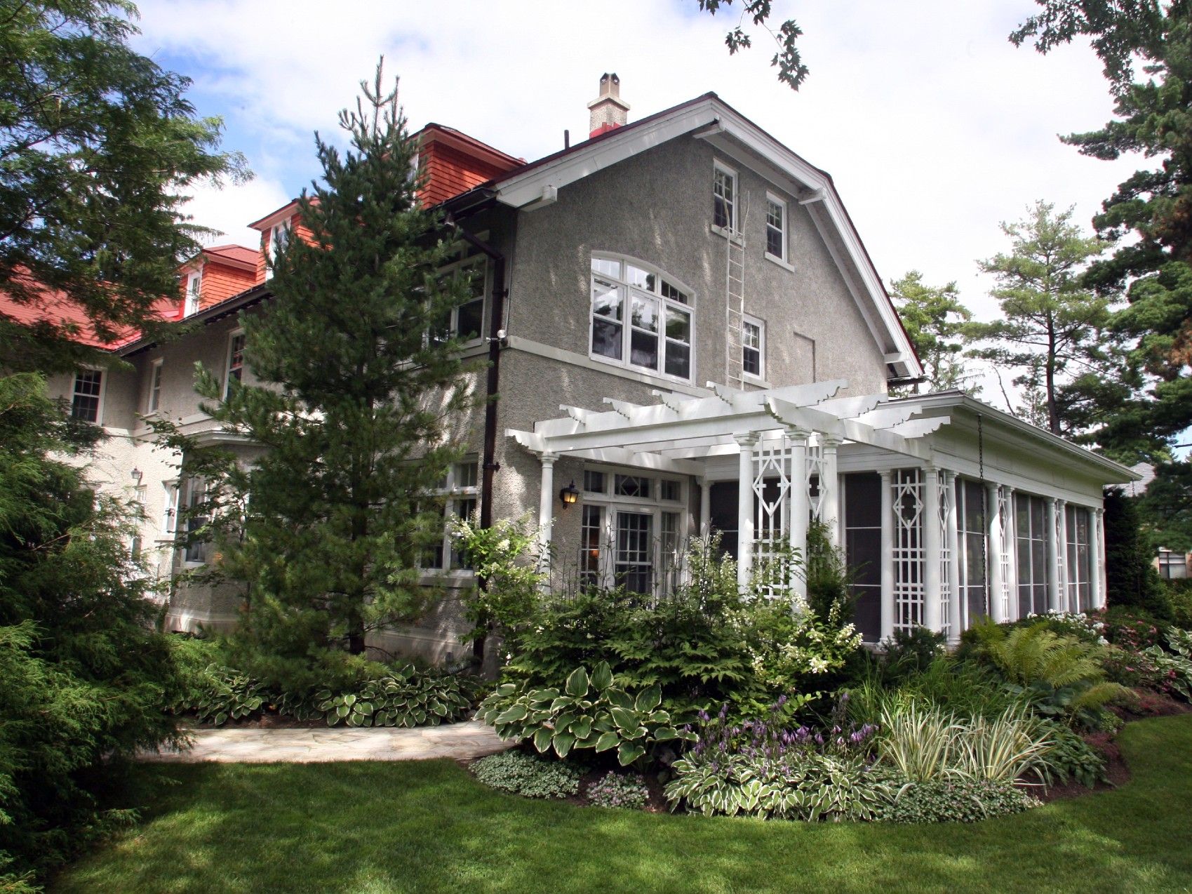 Behind the scenes of Canada's rotting official residences | National Post