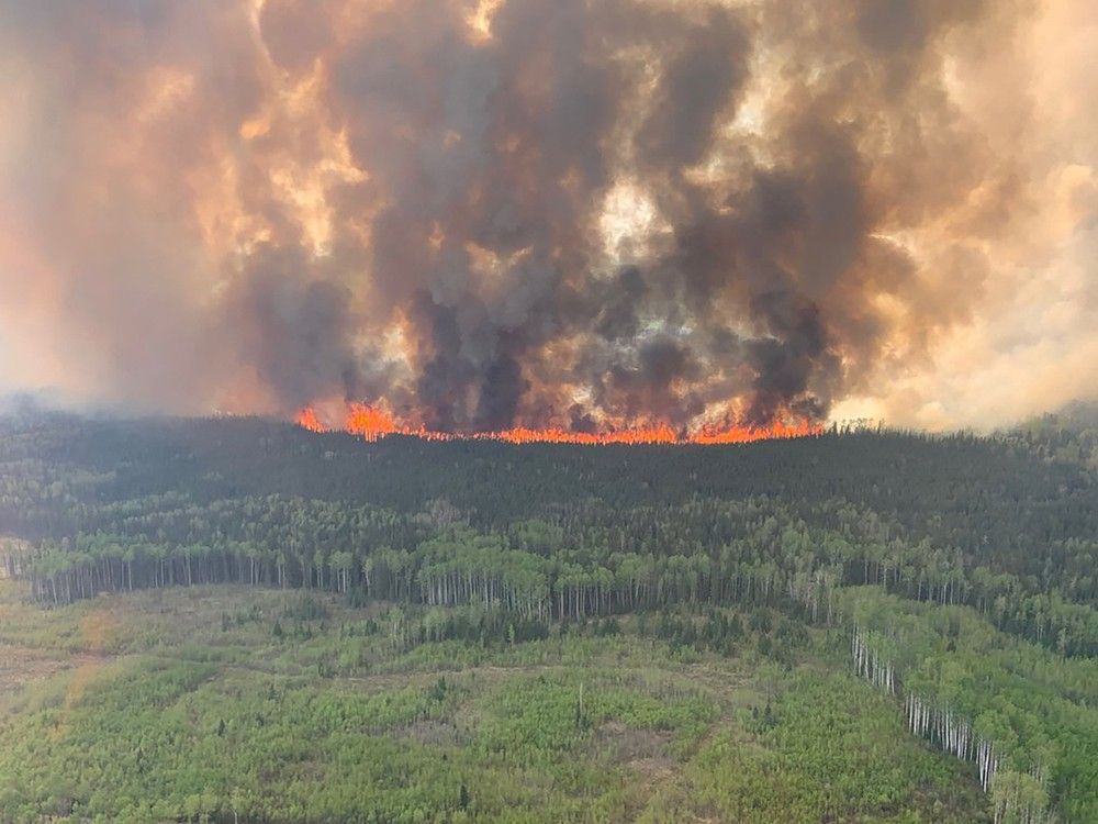 Alberta faces more wildfires as heatwave continues | National Post