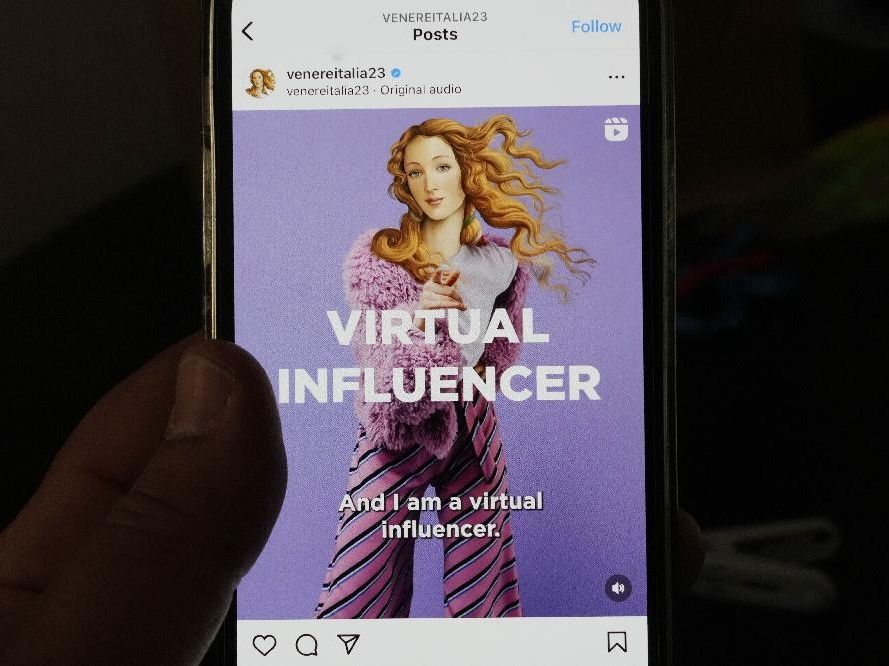 Campaign that reimagines Botticelli's Venus as an 'influencer' slammed ...