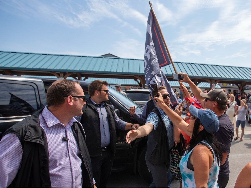 Trudeau motorcade swarmed by protesters in Ontario, appearance cut ...