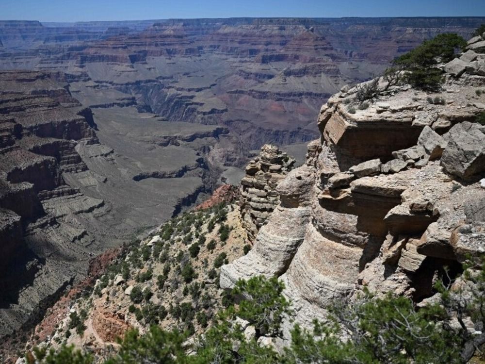 Teen survives nearly 100-foot fall at North Rim of Grand Canyon ...