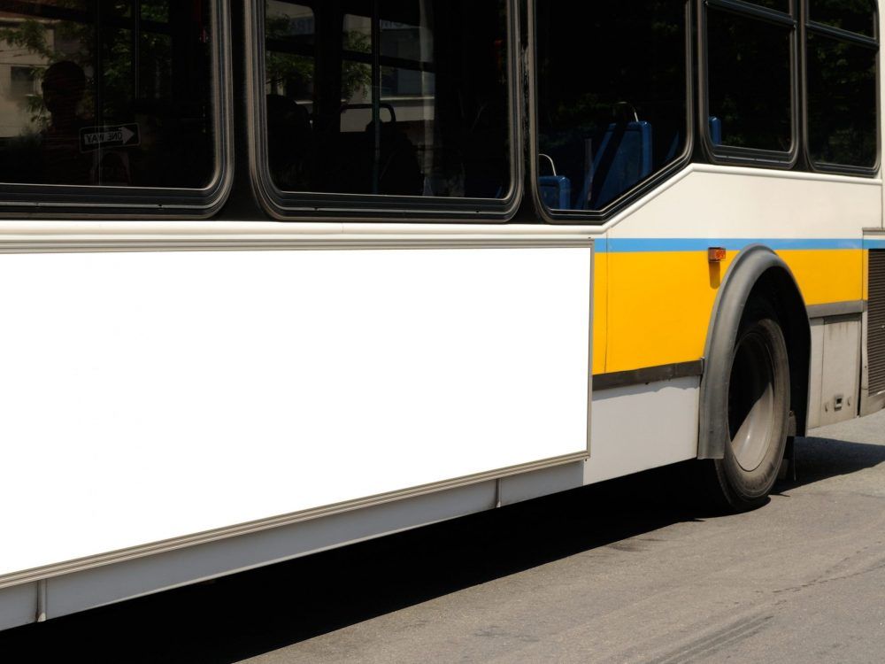 40 people lift a bus to help free man pinned by a rear wheel | National ...