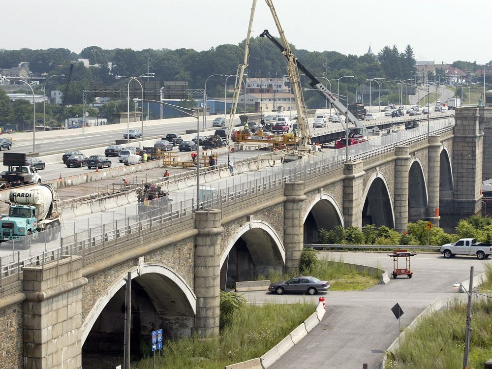 'Something catastrophic' broke support rod on Rhode Island bridge ...