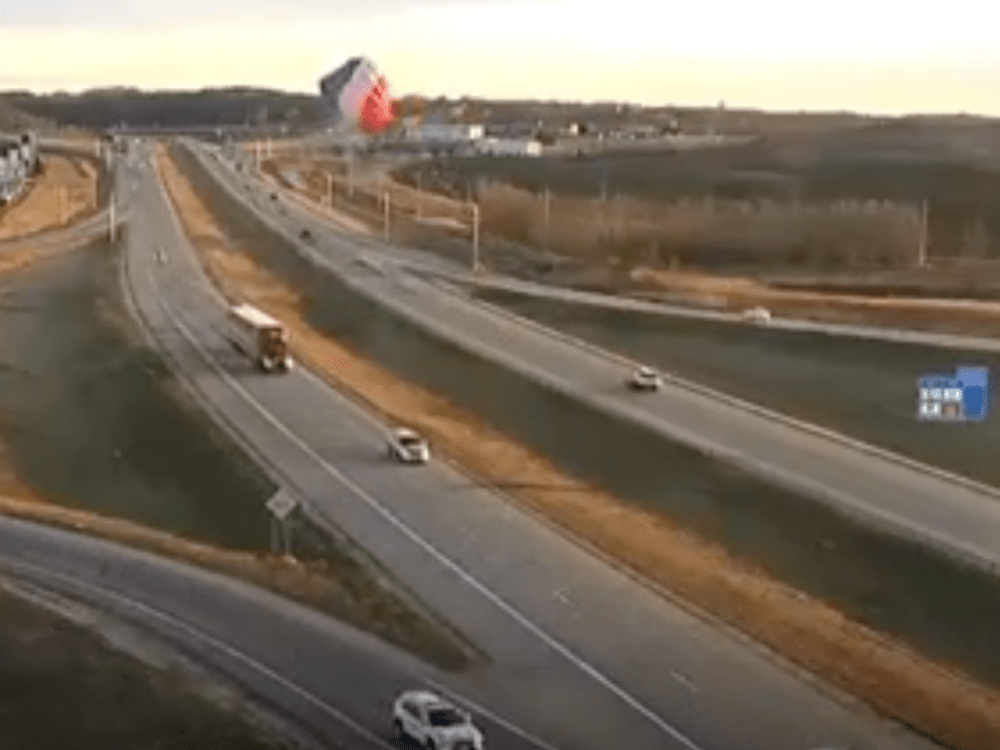 Video shows moment a hot air balloon hits power lines and starts fire | National Post
