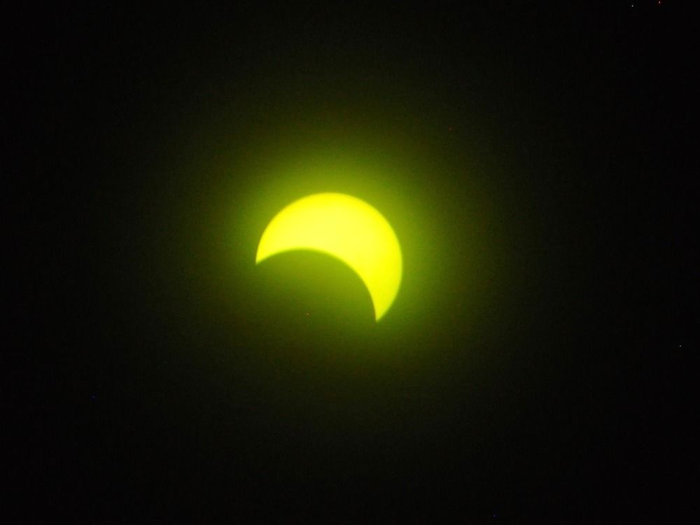 How to use apps to track and photograph the total solar eclipse ...