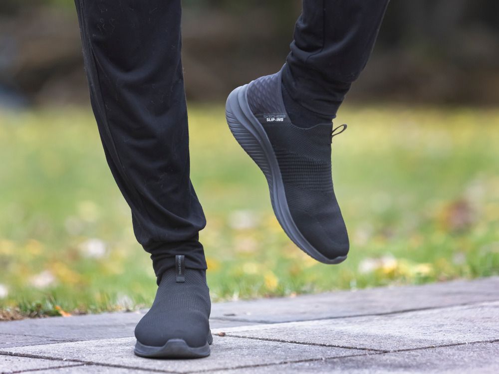 Want to know if you're aging in a healthy way? Try standing on one leg ...