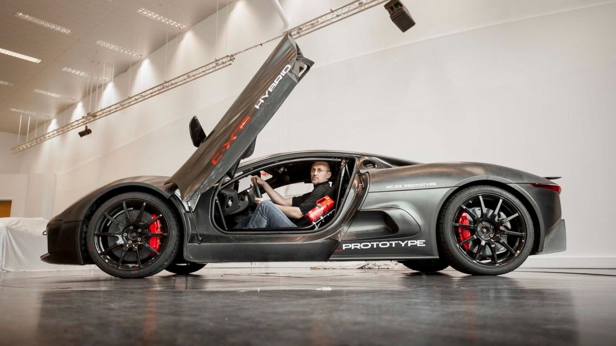 Jaguar's Type 00 wraps a new EV platform in E-Type proportions ...