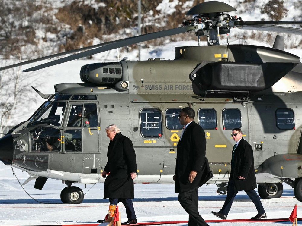 Trump's plane returns to air base after 'minor' electrical issue ...