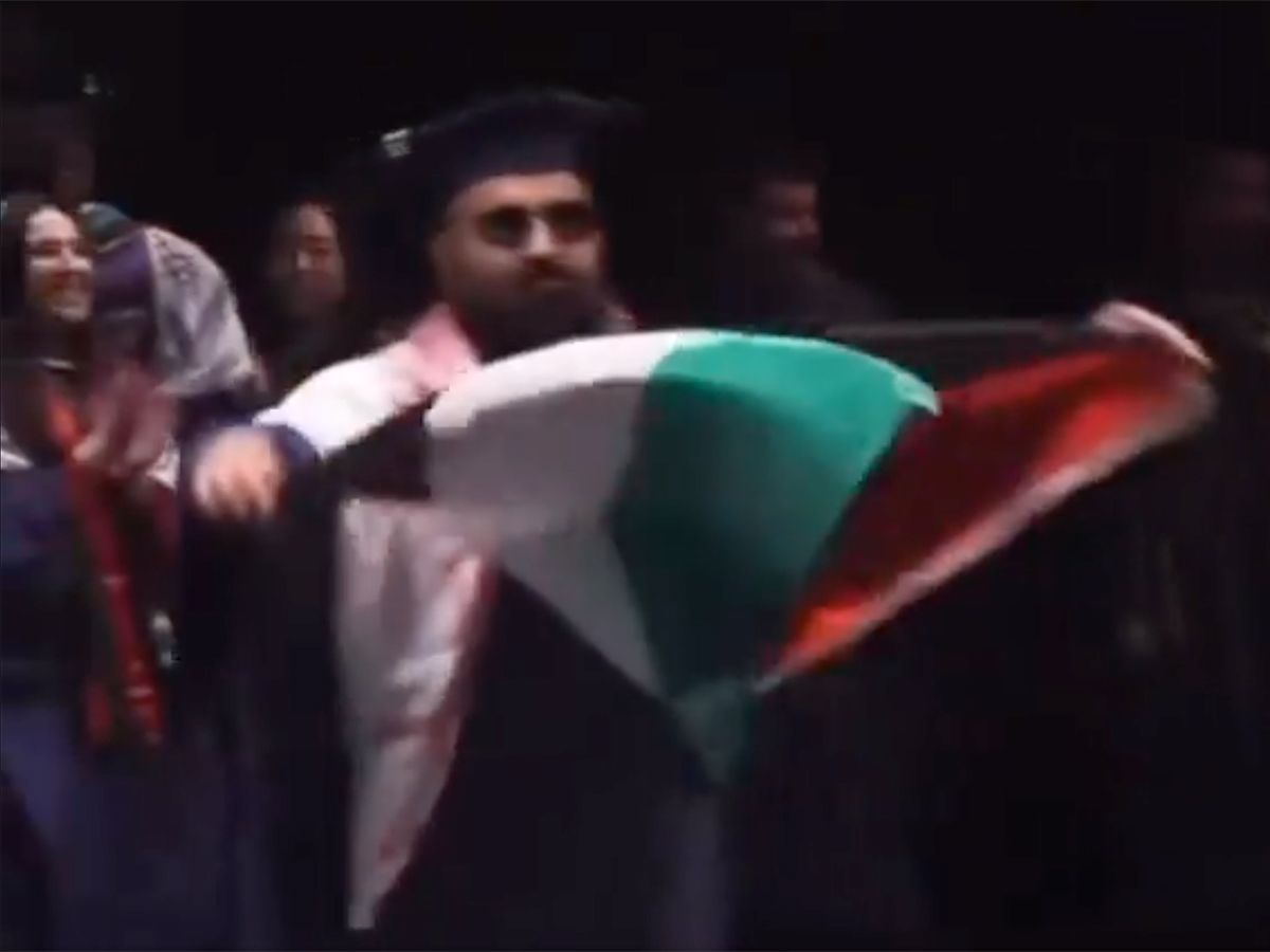 Berkeley grad has diploma denied until he puts away Palestinian flag ...