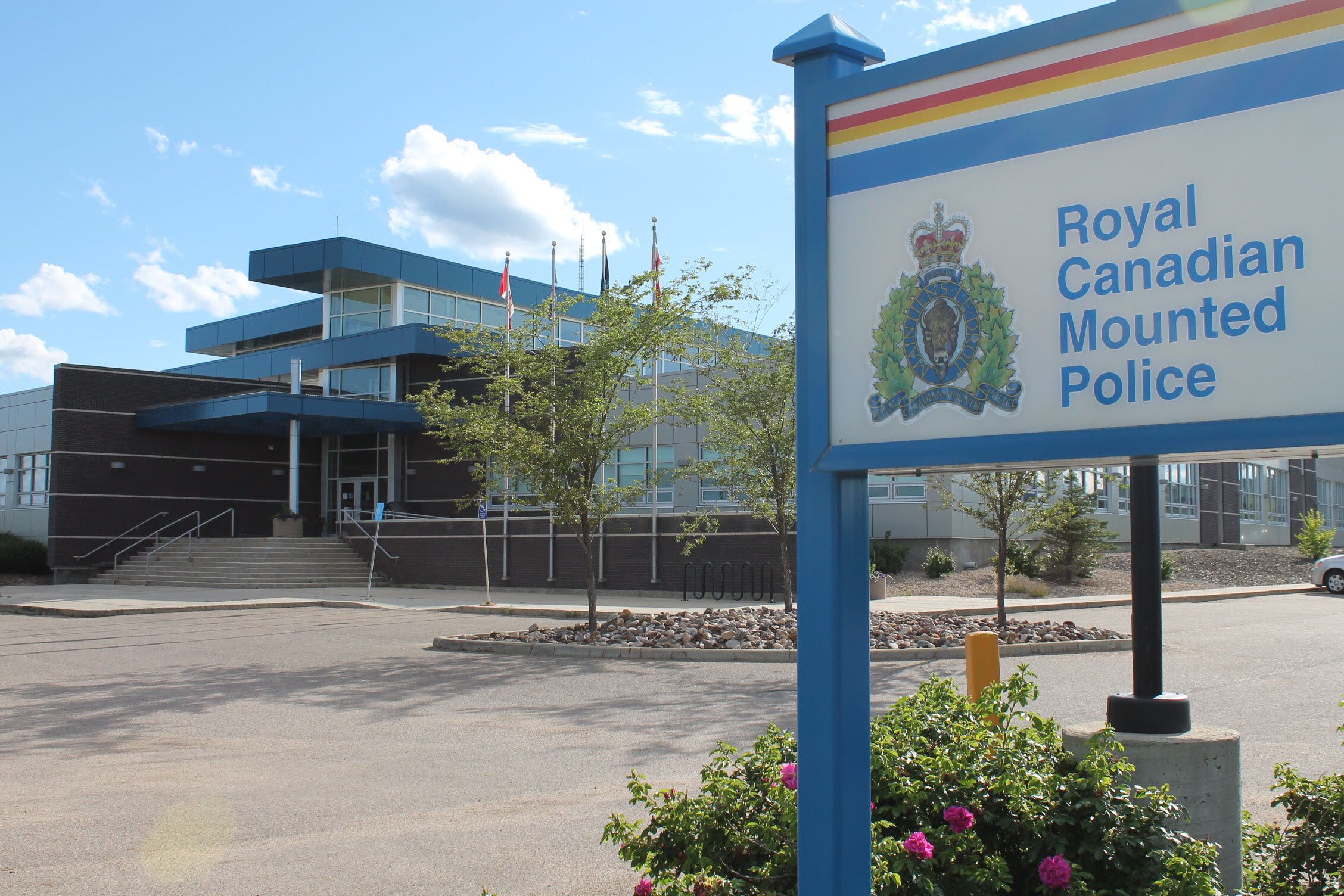 Wood Buffalo RCMP charge Fort McMurray man after downtown hit and run ...