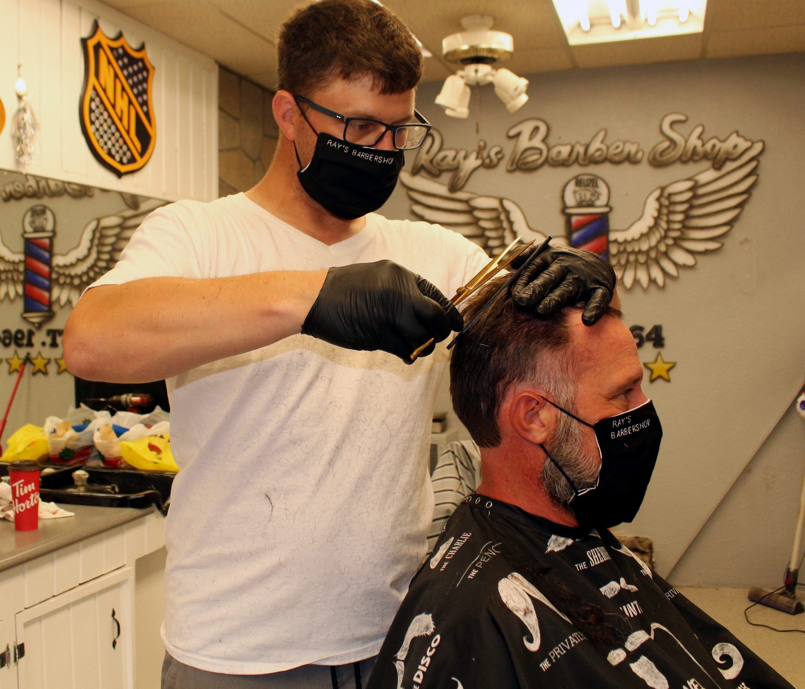 Barbers, hair salons open to line-ups, shaggy heads | North Bay Nugget