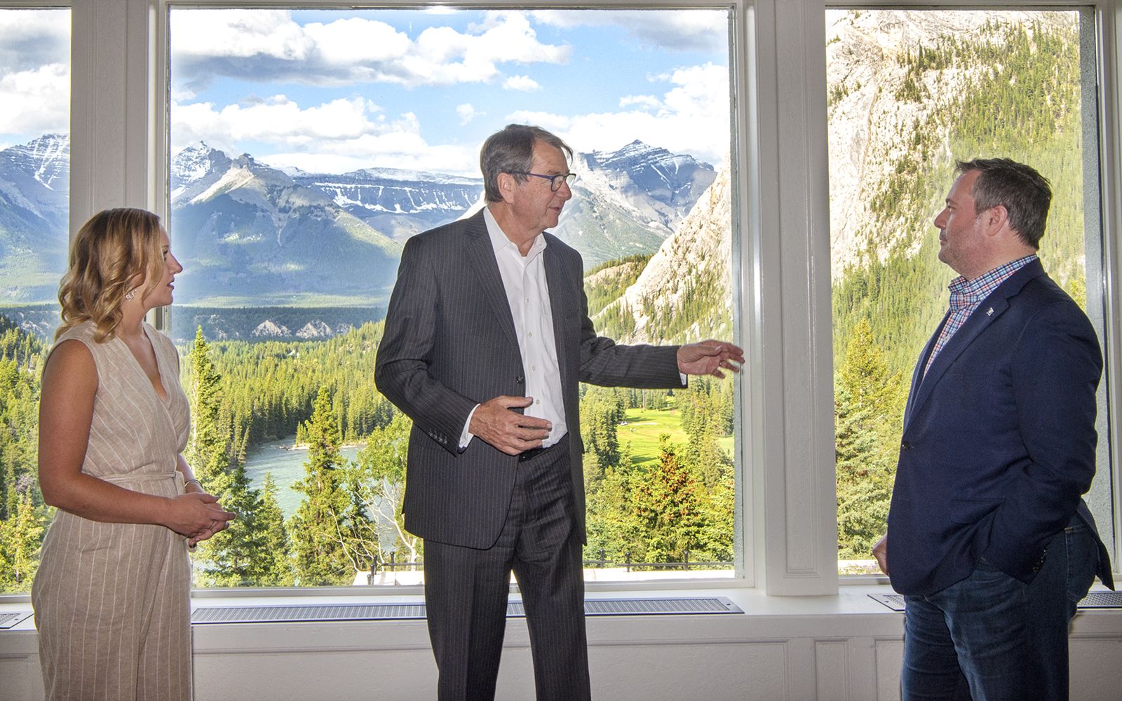 New Rundle Bar opens in challenging times | Bow Valley Crag & Canyon