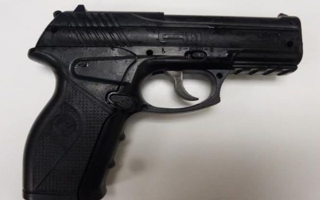Police officer retrieves imitation firearm from Owen Sound bay | Owen ...