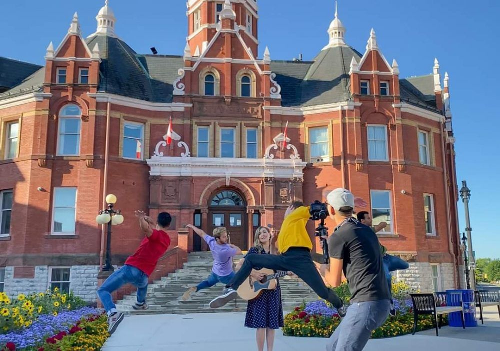 Dayna Manning releases ode to Stratford with 'You You You' music video ...