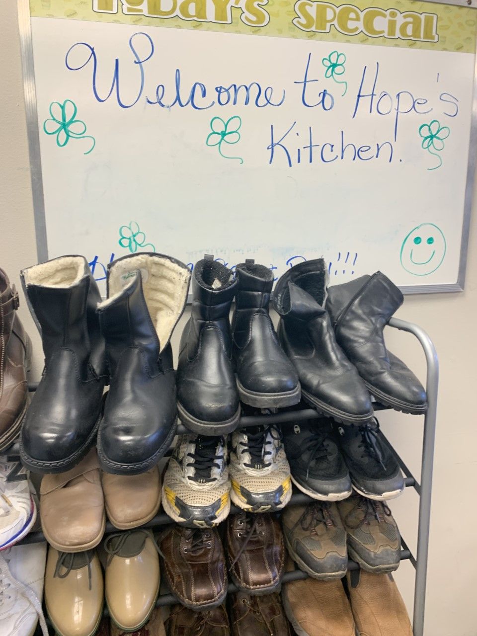 Hope's Kitchen opens its doors 24 hours to keep people warm | North Bay ...