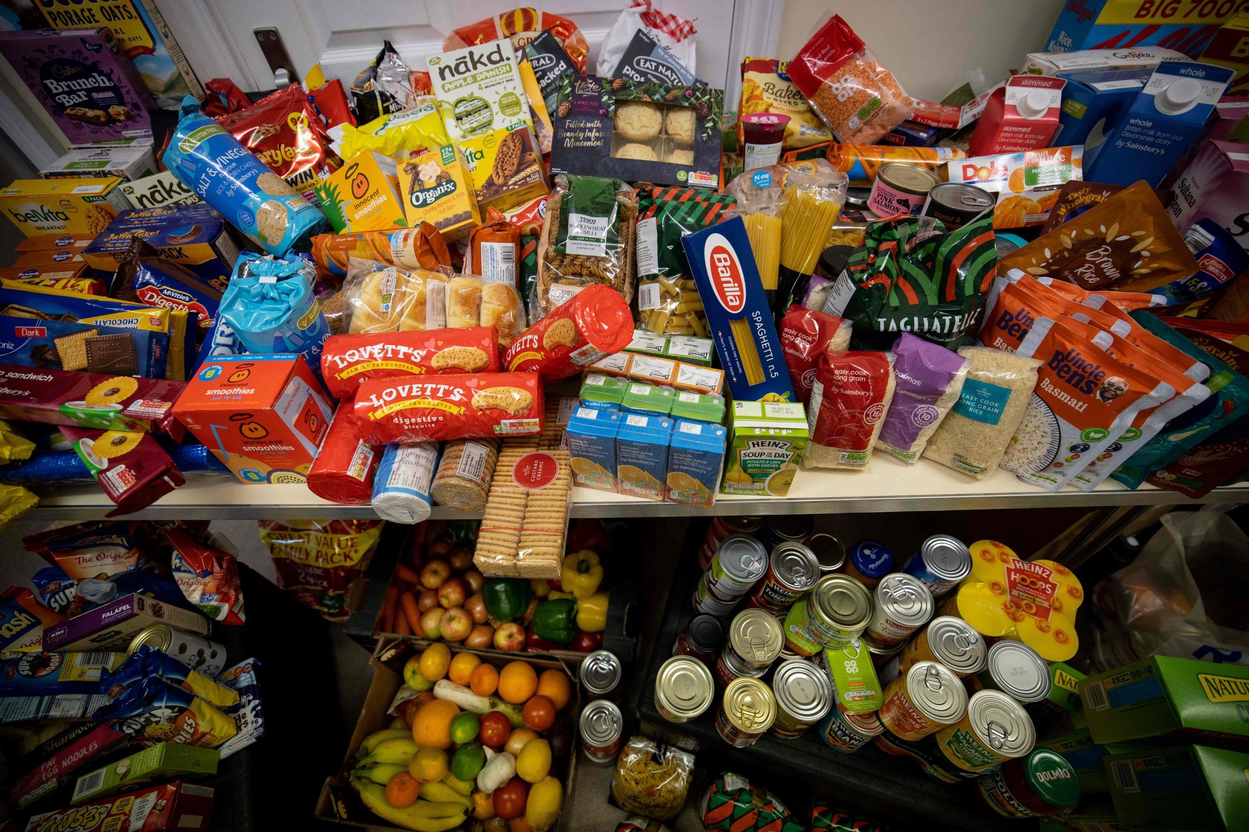 Poultry veterinarians donate to food banks | Ontario Farmer