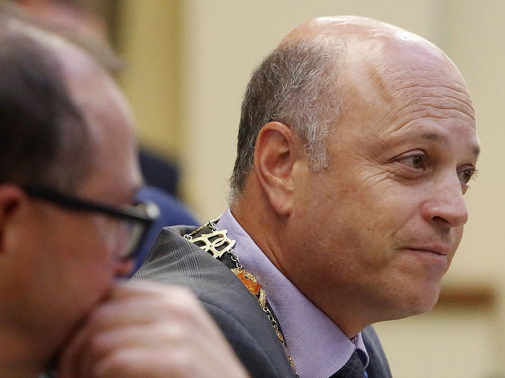 Deadlocked council to review report in bid to fill empty council seat ...