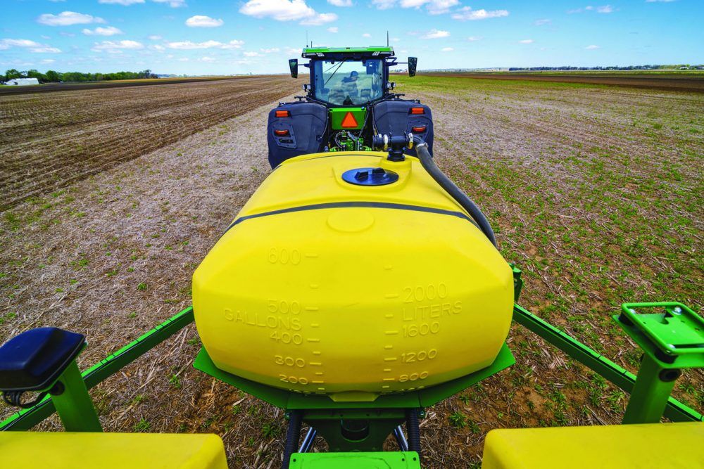 Deere offers integrated tractor and planter solution | Ontario Farmer