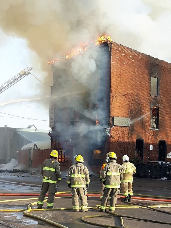 Historic Tweedsmuir Hotel destroyed in early morning blaze | Brockville ...