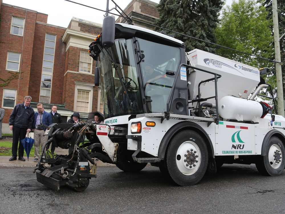Greater Sudbury to buy Python 5000 pothole-patching machine | Sudbury Star