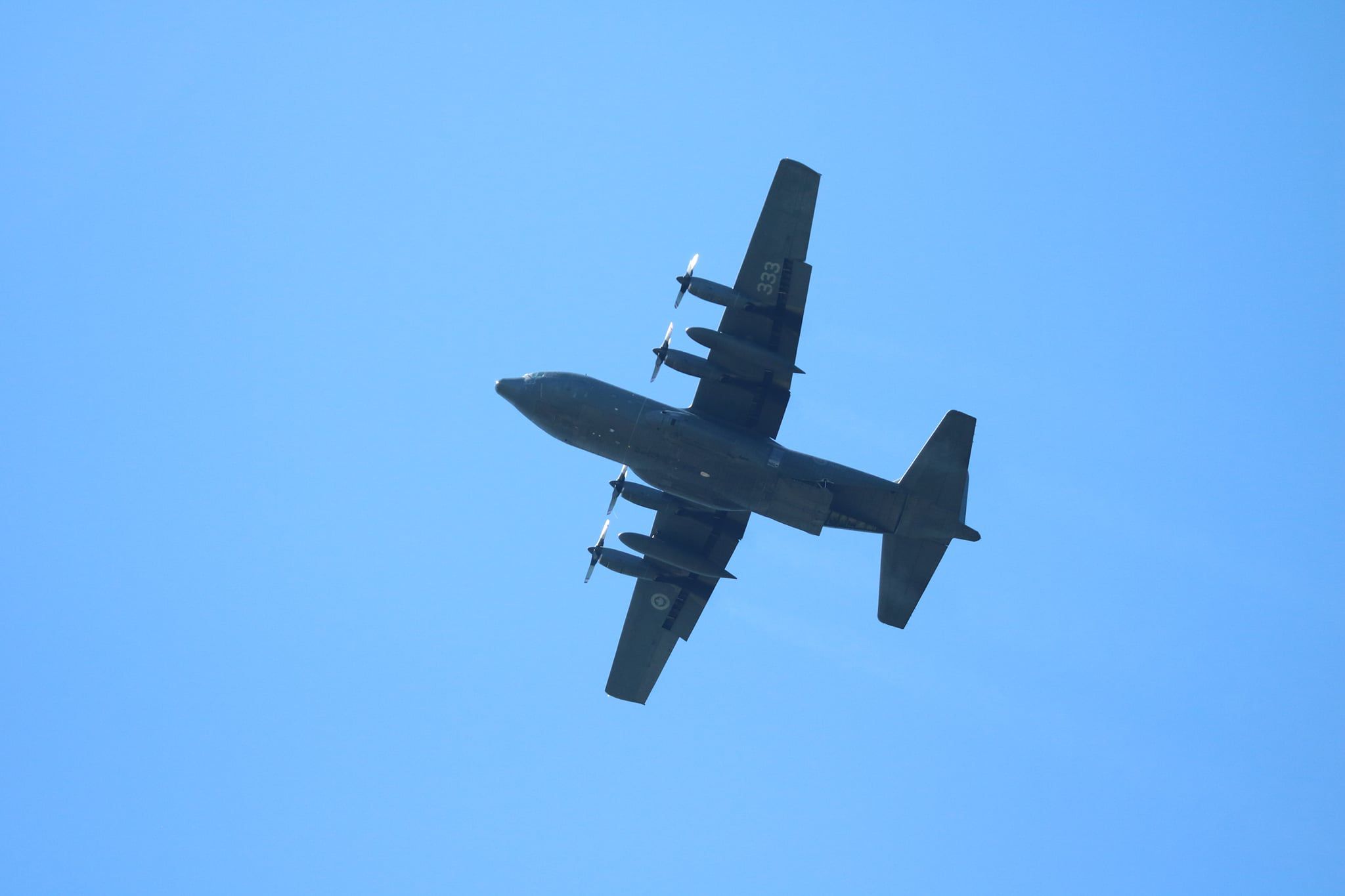 C-130 Hercules search and rescue plane lands at Kincardine Airport ...