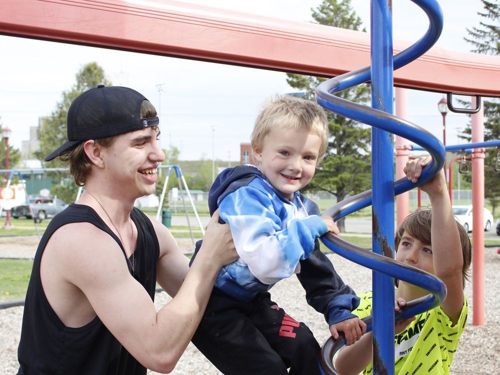 Giving a lift | The Daily Press