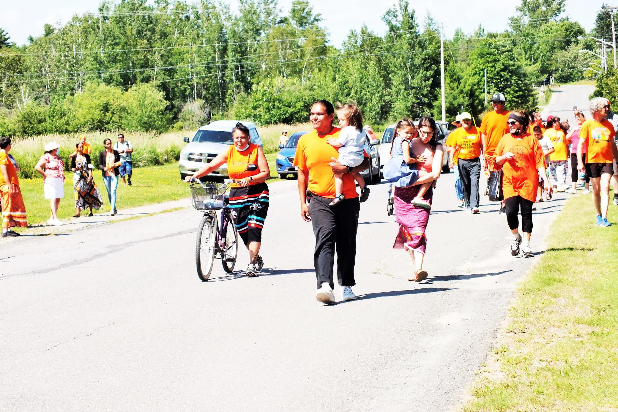 Wiikwemkoong First Nation runner finishes run despite injury | Mid ...