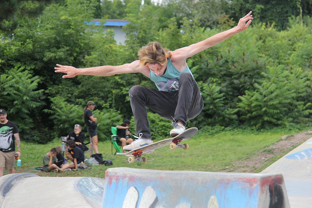High flying action at the first Heavy Medal Skateboard Competition and ...