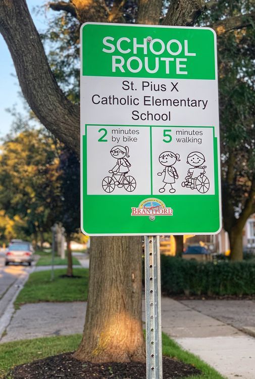 City introduces 'active school travel' signs | Brantford Expositor