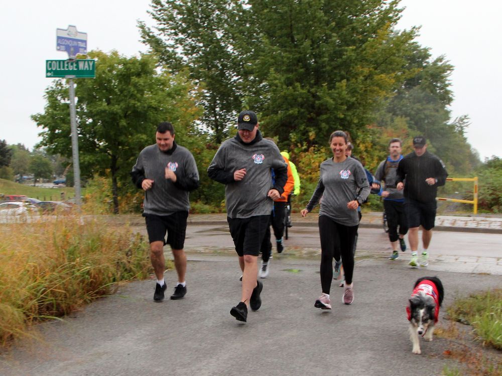 Law enforcement officers from Renfrew County, Ottawa run to remember and honour fallen ...