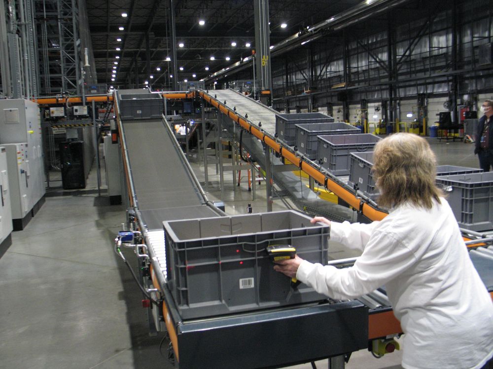 Walmart Canada says robots coming to Cornwall, Mississauga warehouses ...