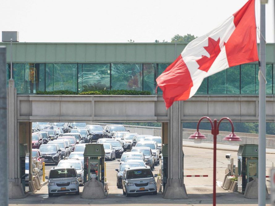 Border closed after vehicle explosion at a U.S. checkpoint in Niagara ...