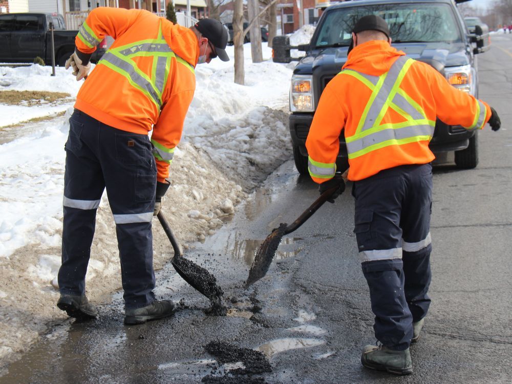 Cornwall 'hot box' put to test during bad late-winter for potholes ...
