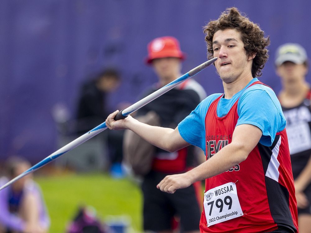 WCI runner wins triple gold at WOSSAA track and field championships ...